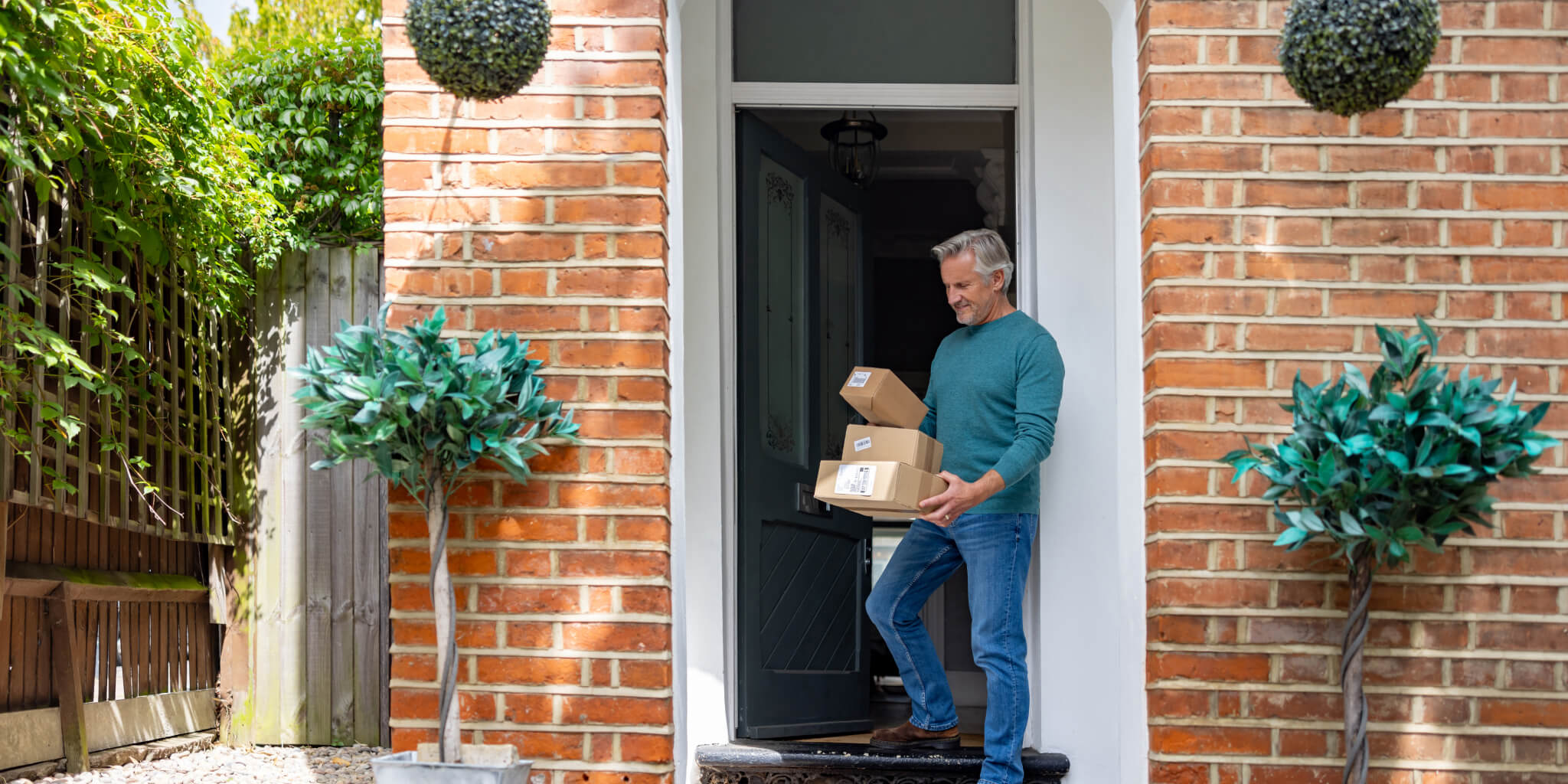 Top 6 Tips To Prevent and Report Holiday Mail Theft - Rocket Lawyer